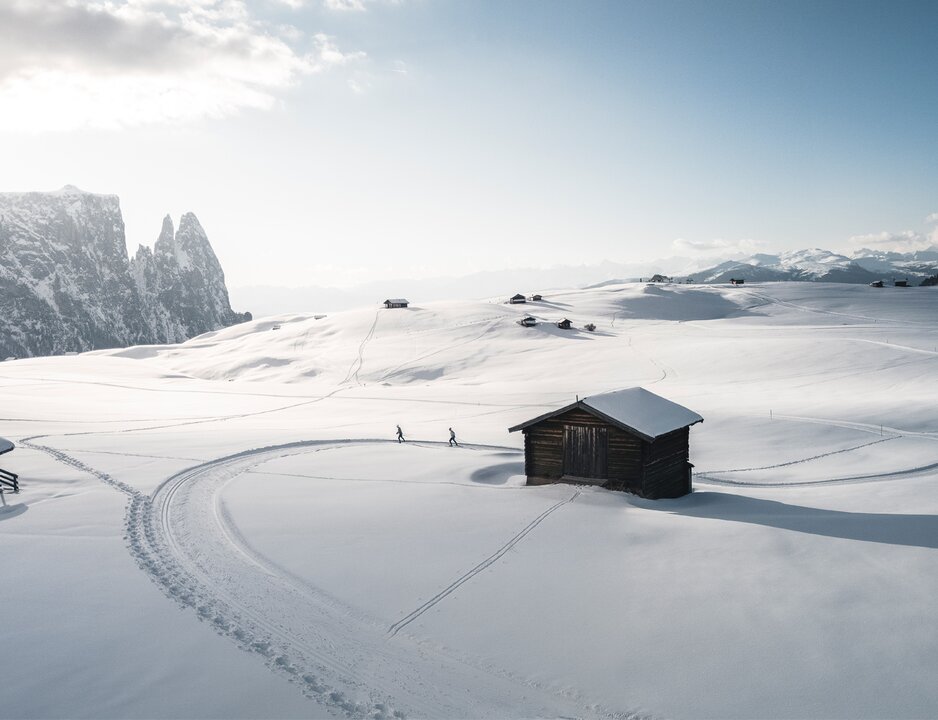 Sci di fondo sull’Alpe di Siusi – sole, spazio e panorama